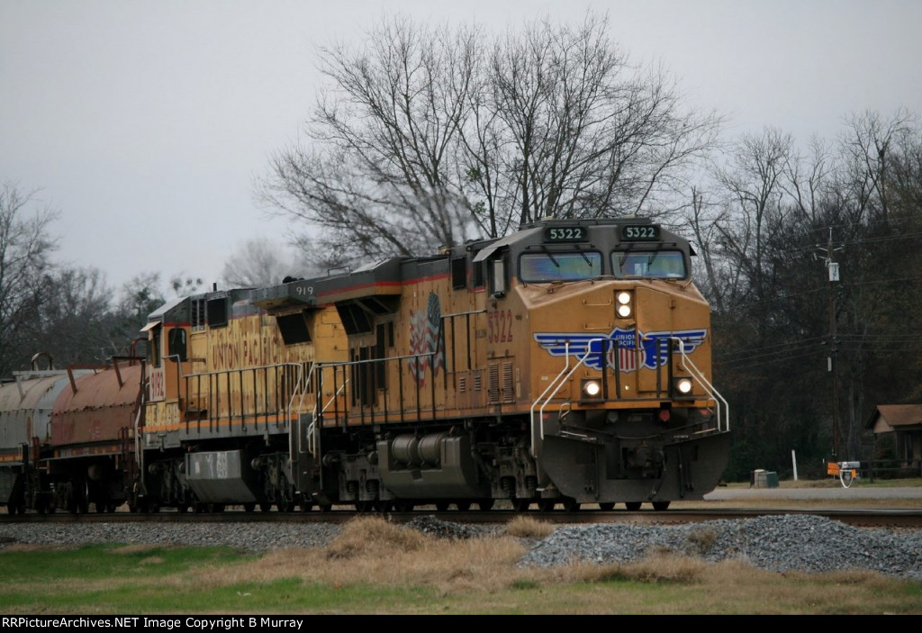 UP 5322 WB in Gladewater